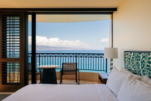 Roupas de cama premium, cofres nos quartos, escrivaninha