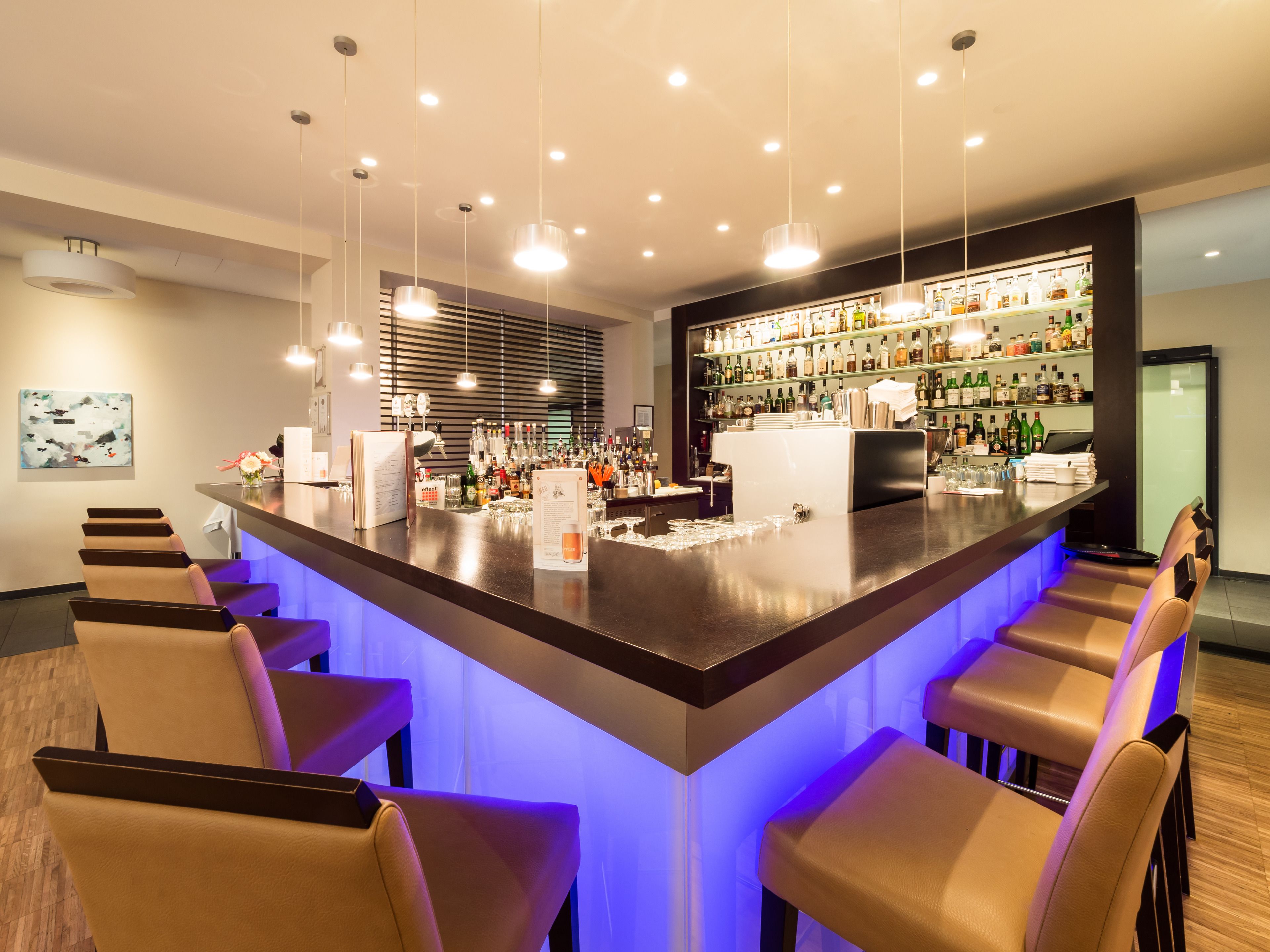 2 bares/lounges 