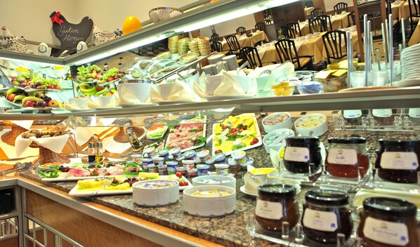 Café da manhã com buffet diário (EUR 16.50 por pessoa)