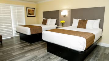 Quarto standard, 2 camas Queen | Comodidades do quarto