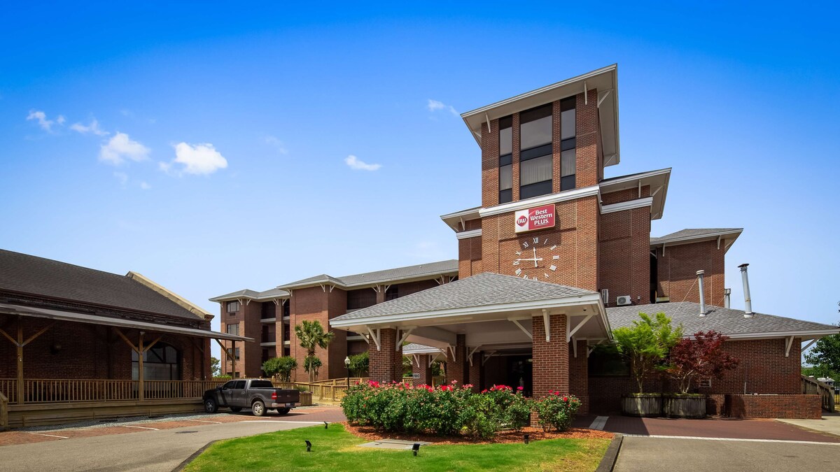 Best Western Plus Coastline Inn Reviews, Deals & Photos 2024 - Expedia