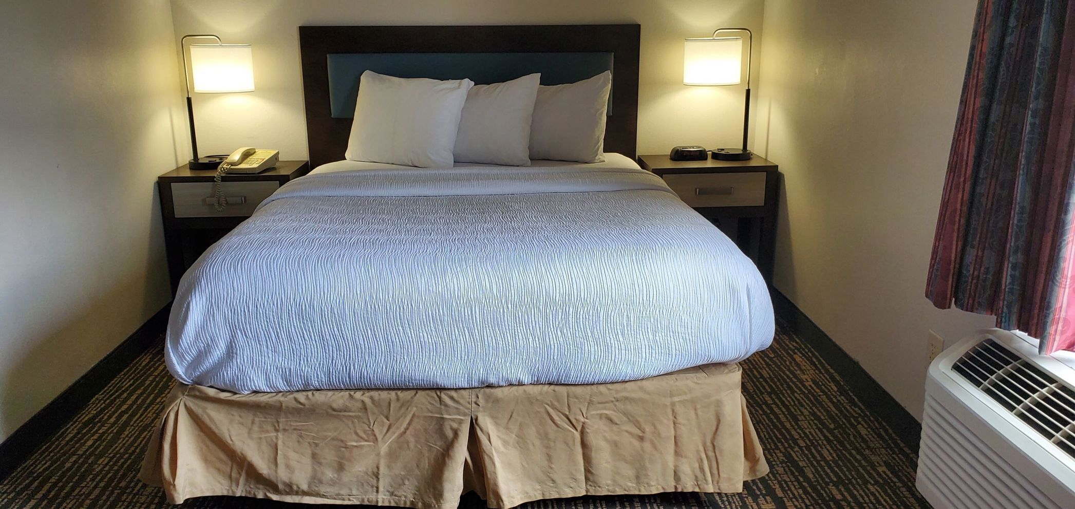 Ferro/tábua de engomar, Wi-fi grátis, roupa de cama fornecida 