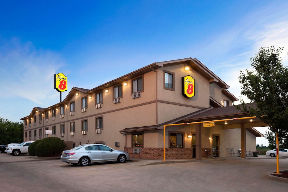 Super 8 By Wyndham Macon - Missouri