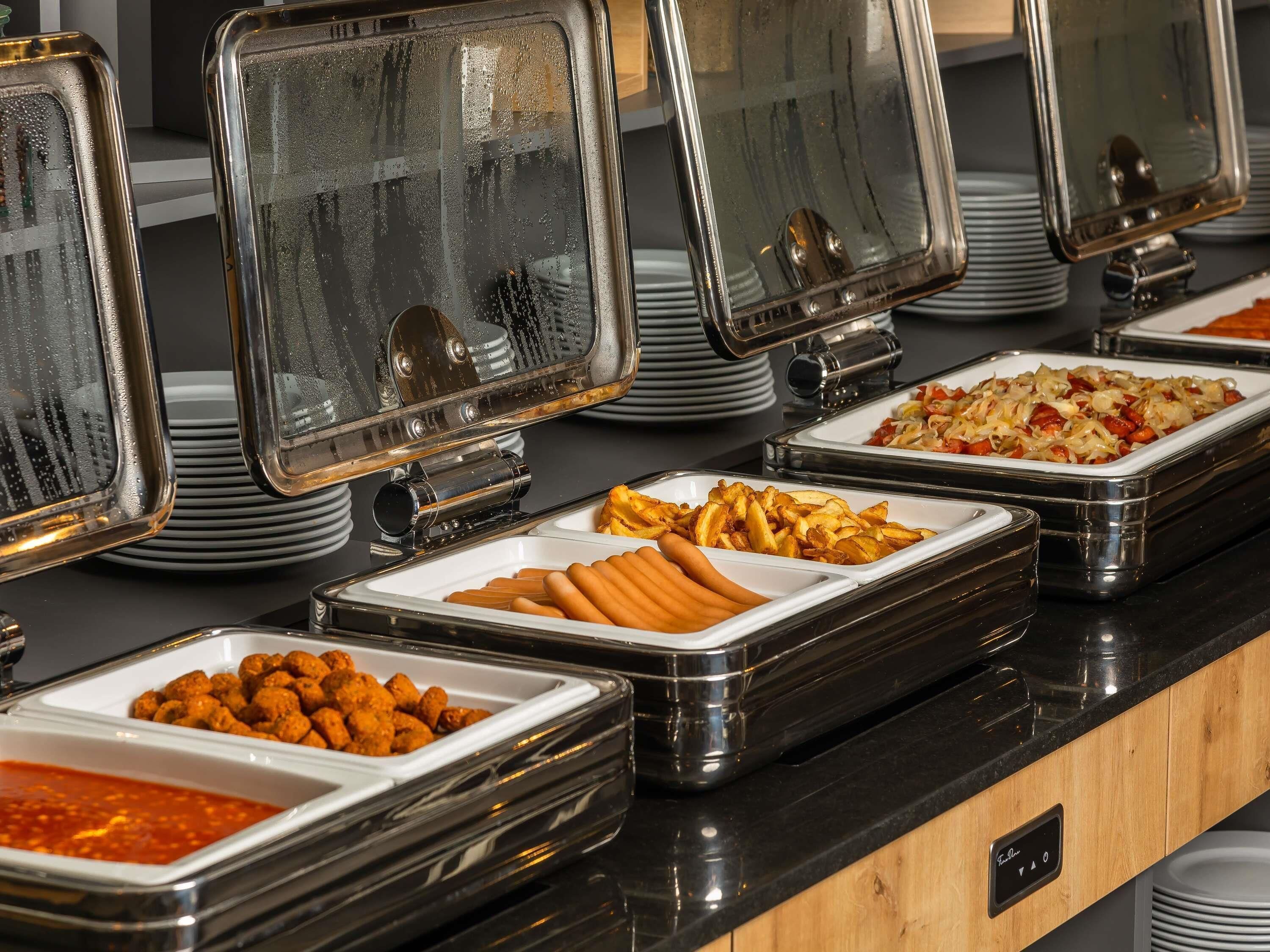 Café da manhã com buffet todos os dias mediante uma taxa
