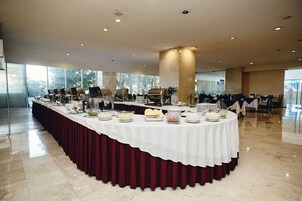 Café da manhã, almoço e jantar