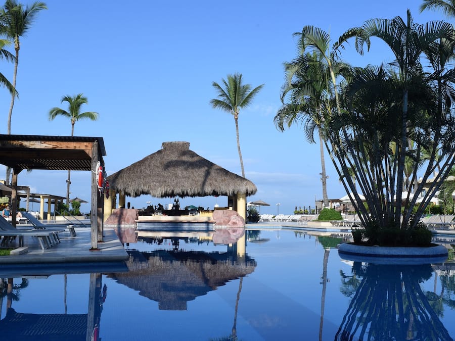 3 piscinas exteriores, da(s) 8:00 à(s) 20:00, guarda-sóis