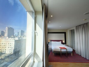 Quarto Superior | Minibar, cofre no quarto, secretária, cortinas/cortinados opacos 
