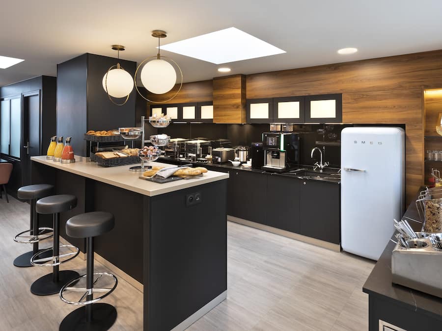 Café da manhã com buffet diário (EUR 15 por pessoa)