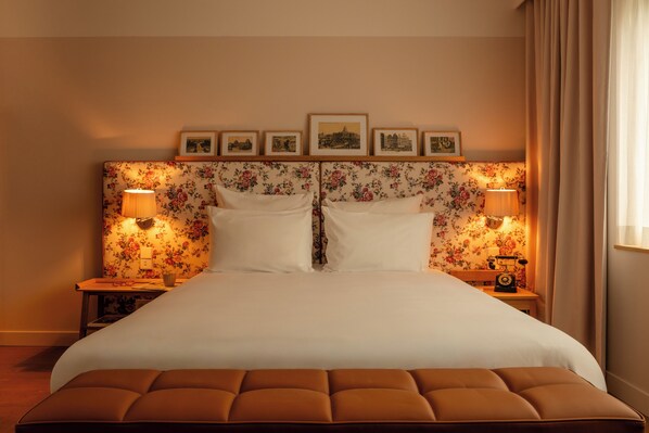 Quarto Duplo ou Twin Clássico | Minibar, cofre no quarto, secretária, Wi-fi grátis 