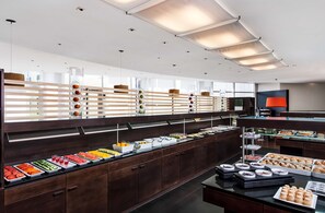 Café da manhã com buffet todos os dias mediante uma taxa