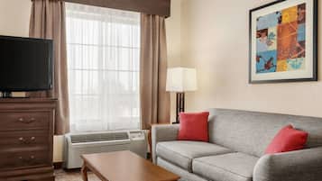 Escrivaninha, cortinas blackout, ferros/tábuas de passar roupa