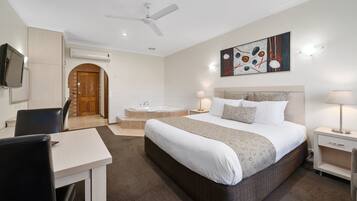 Executive King Spa | Minibar, ferro/tábua de engomar, Wi-fi grátis, roupa de cama fornecida
