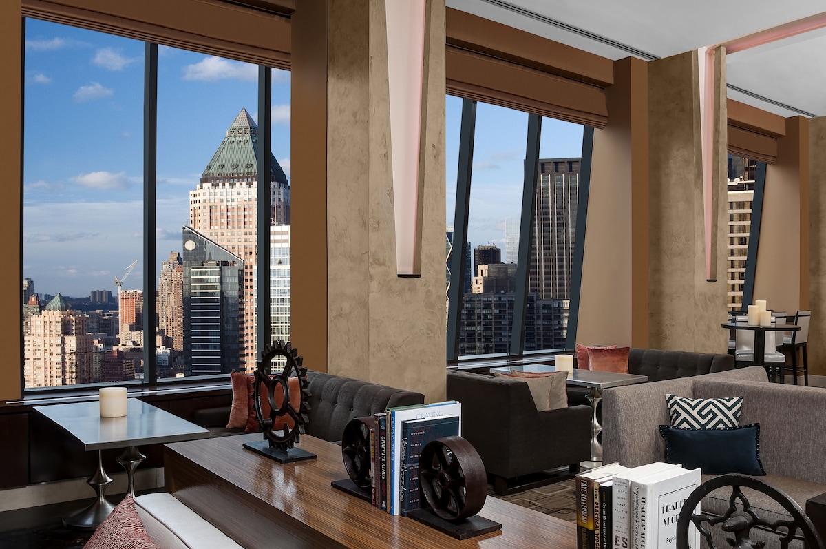 Hilton New York Times Square Reviews, Deals & Photos 2026 - Expedia