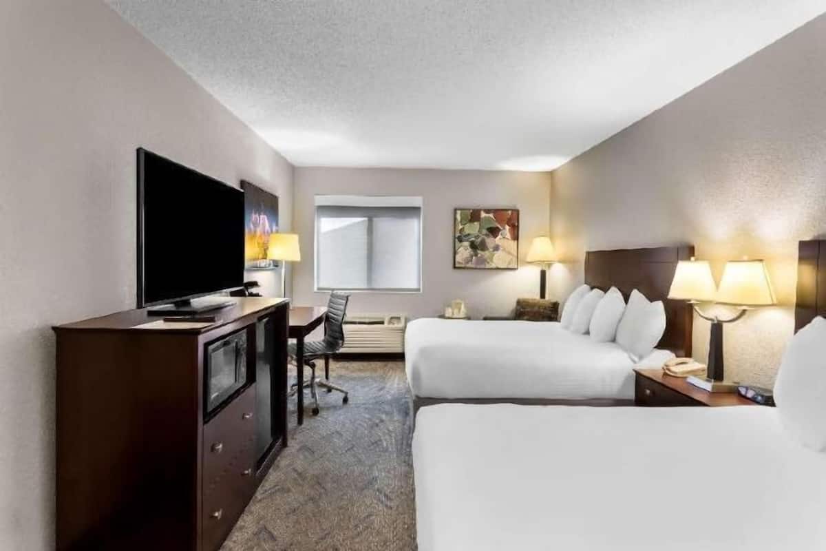 Escrivaninha, espaço de trabalho para notebook