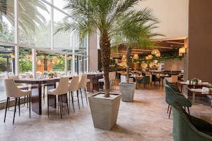 4 restaurantes, café da manhã, culinária latinoamericana