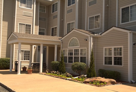 Entrada da propriedade. Expo Inn Hotel