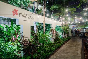 Fachada do alojamento (tarde/noite)