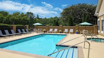 Piscina exterior sazonal