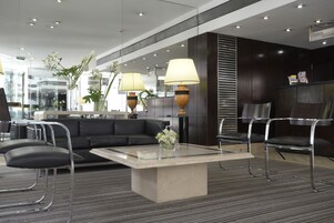 Área de estar no saguão