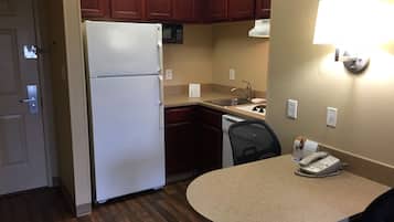 Suite, 2 camas de casal, não fumadores | Cozinha privada | Um frigorífico, um micro-ondas, uma placa de cozinha