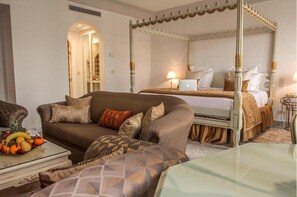 Cofres nos quartos, individualmente decorados