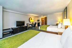 Quarto standard, 2 camas Queen, para não fumantes | Escrivaninha, espaço de trabalho para notebook, cortinas blackout