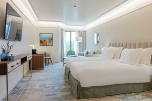 Roupa de alta qualidade, minibar, cofre com capacidade para portátil 