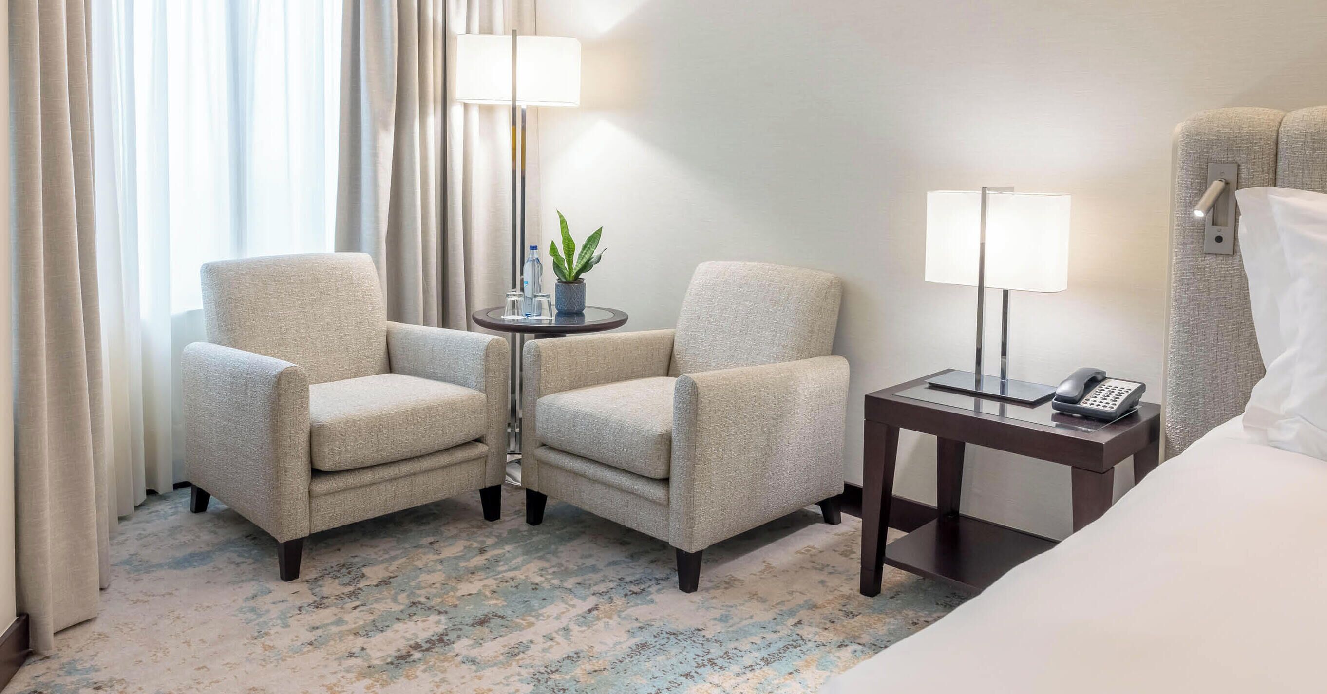 Quarto Standard, 2 camas individuais | Roupa de alta qualidade, minibar, cofre com capacidade para portátil 