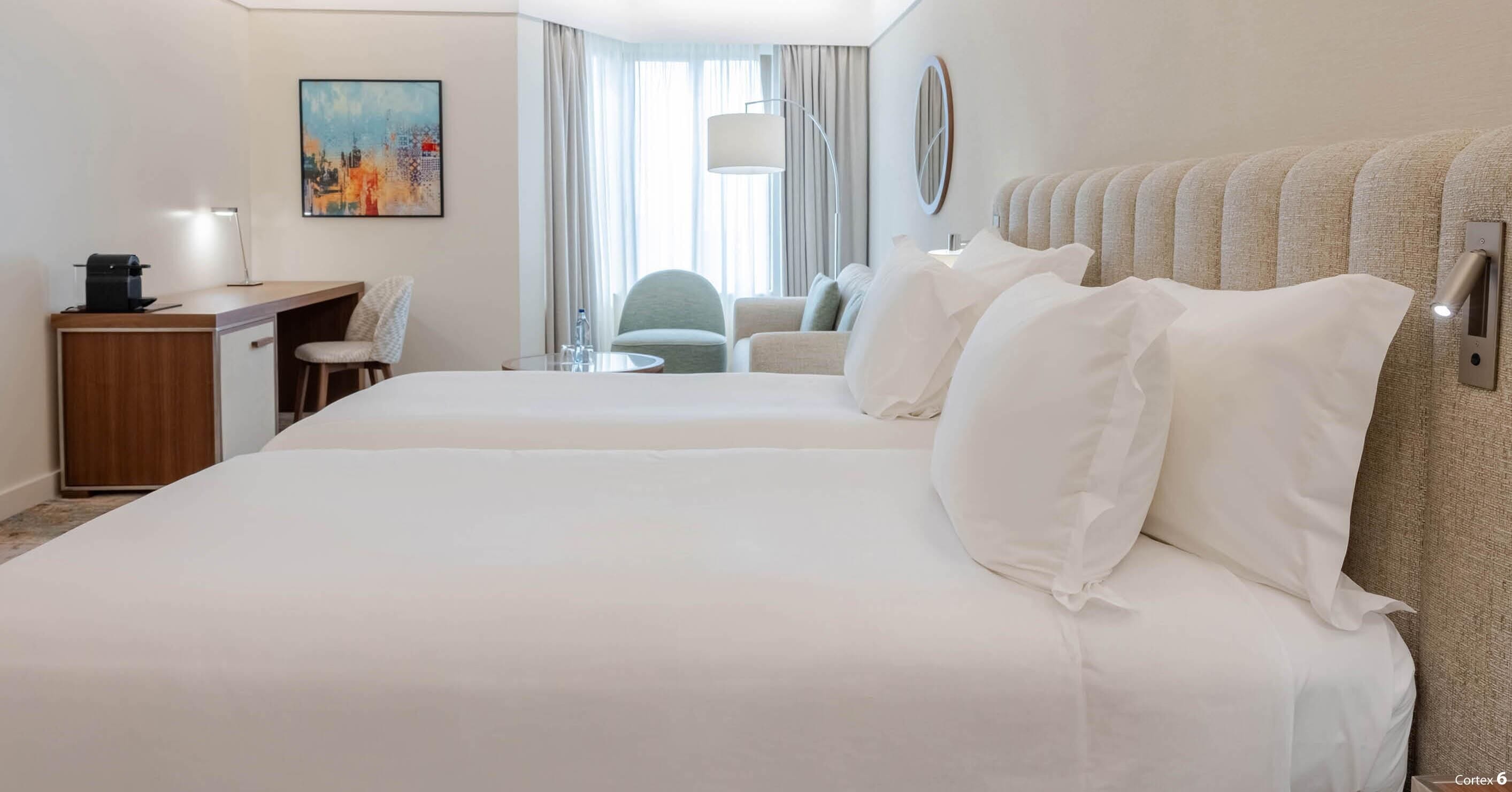 Quarto premium, 2 camas de solteiro, acessível, acesso ao Club Lounge (High Floor) | Roupas de cama premium, frigobar, cofres nos quartos, escrivaninha