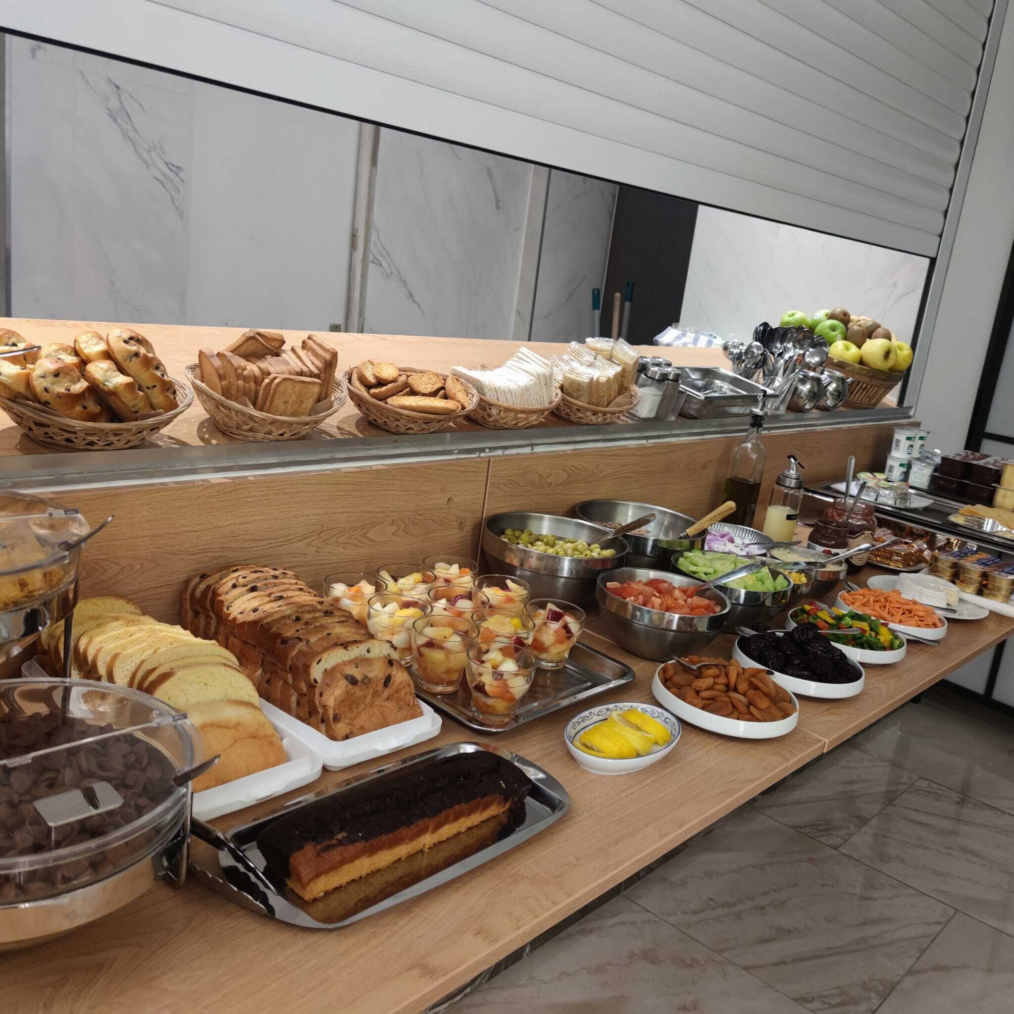 Café da manhã com buffet todos os dias mediante uma taxa
