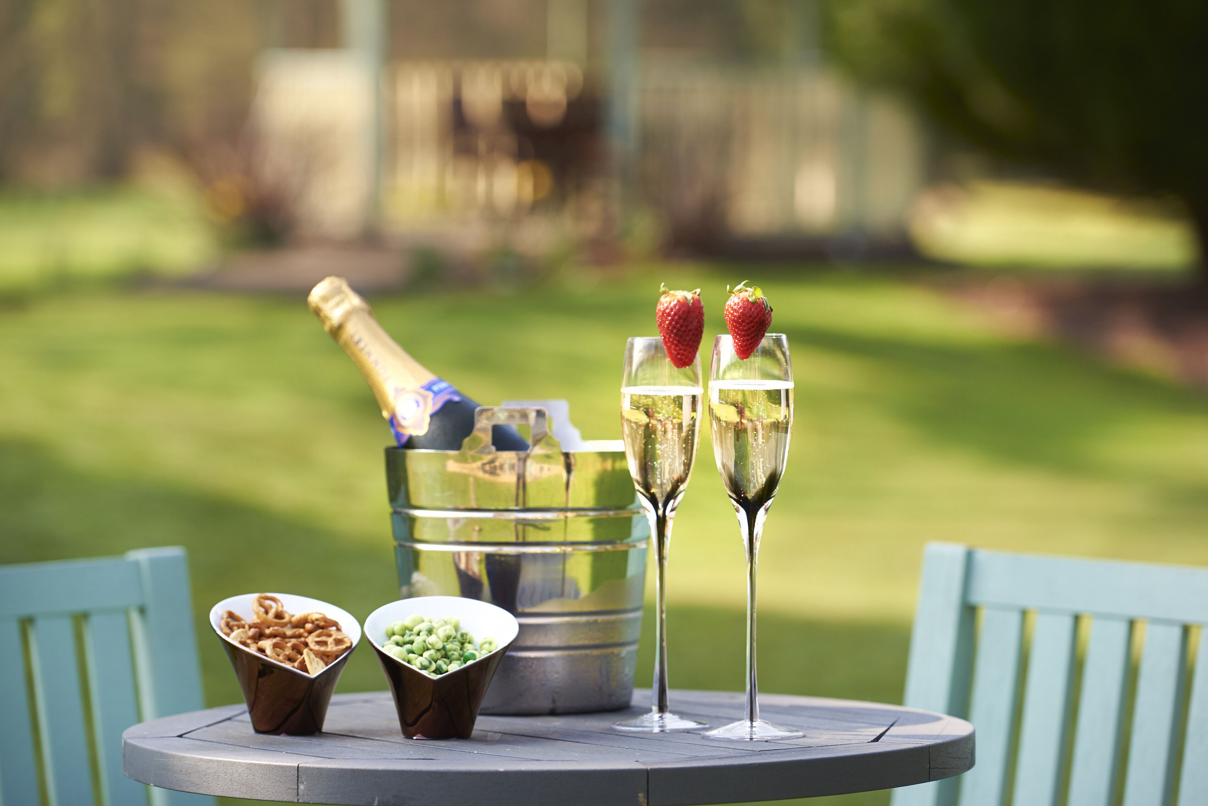 Pequenos-almoços, almoços, jantares servidos, cozinha britânica 