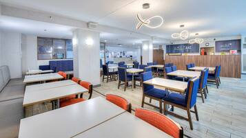 Pequeno-almoço tipo buffet diário incluído