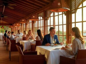 4 restaurantes, café da manhã, culinária espanhola