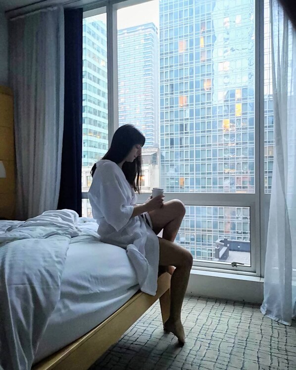 Quarto executivo, 1 cama King | Cofres nos quartos, escrivaninha, espaço de trabalho para notebook