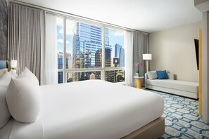 Cofre no quarto, secretária 