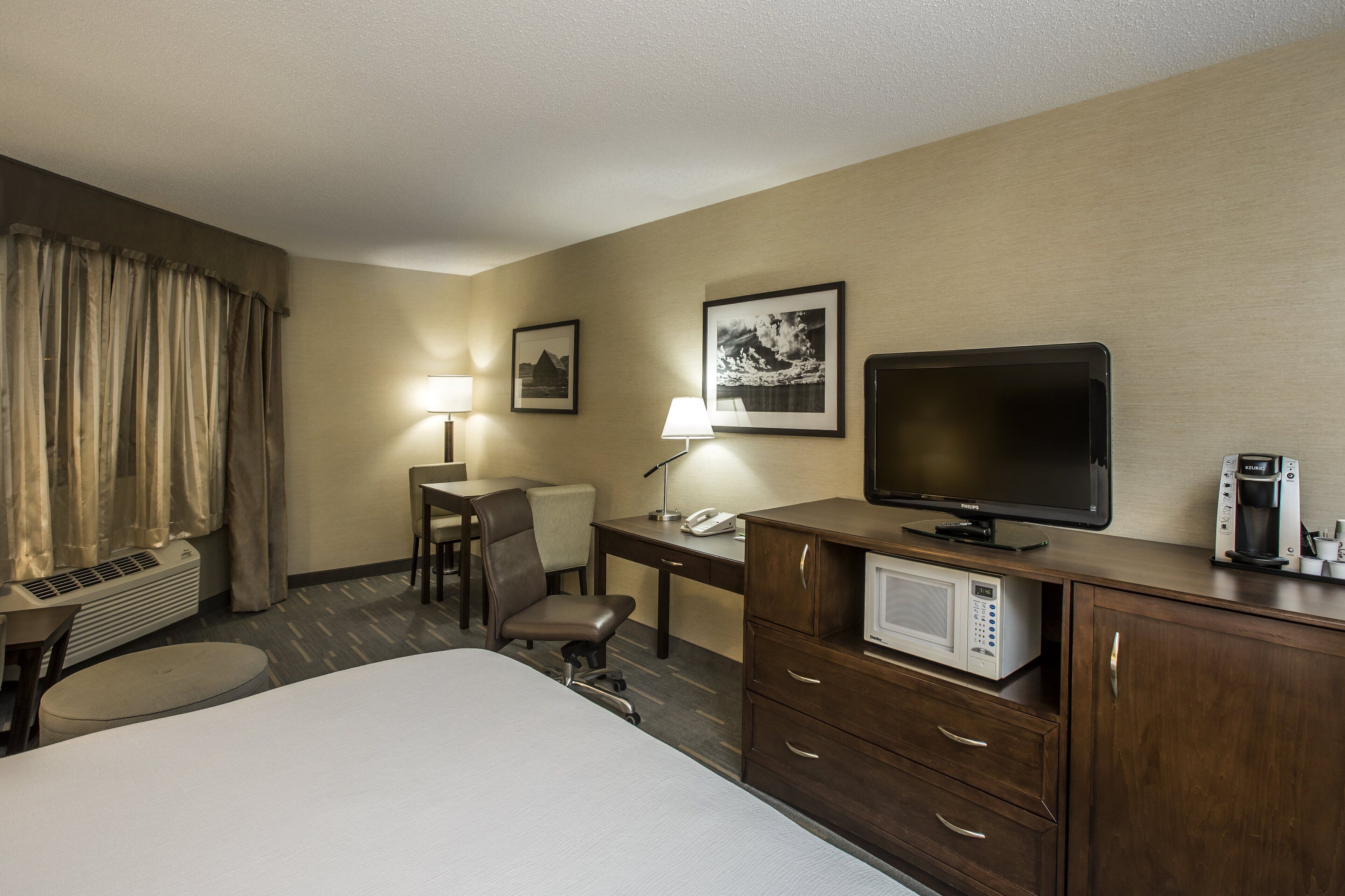 Holiday Inn Lethbridge, an IHG Hotel Reviews, Deals & Photos 2024 - Expedia