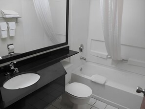 Secretária, ferro/tábua de engomar, Wi-fi grátis 