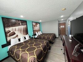 Secretária, ferro/tábua de engomar, berços/camas para crianças grátis 