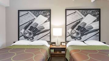 Camas de colchão pillowtop, secretária, ferro/tábua de engomar