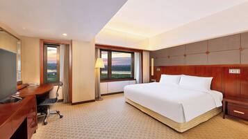 Horizonte, Quarto Premier, 1 cama king-size | Roupa de alta qualidade, edredões de penas, minibar, cofre no quarto