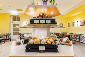 Pequeno-almoço tipo buffet diário mediante uma taxa 