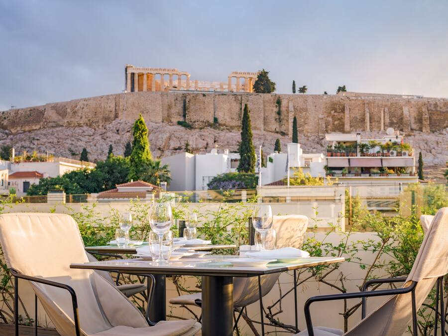 2 restaurantes, pequenos-almoços servidos, cozinha mediterrânica