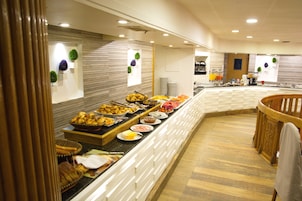 Pequeno-almoço tipo buffet diário incluído
