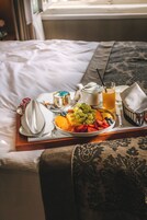 Pequeno-almoço tipo buffet diário (26 EUR por pessoa) 