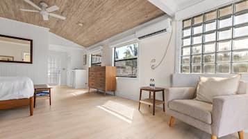 Cofres nos quartos, ferros/tábuas de passar roupa