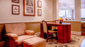 Minibar, cofre com capacidade para portátil