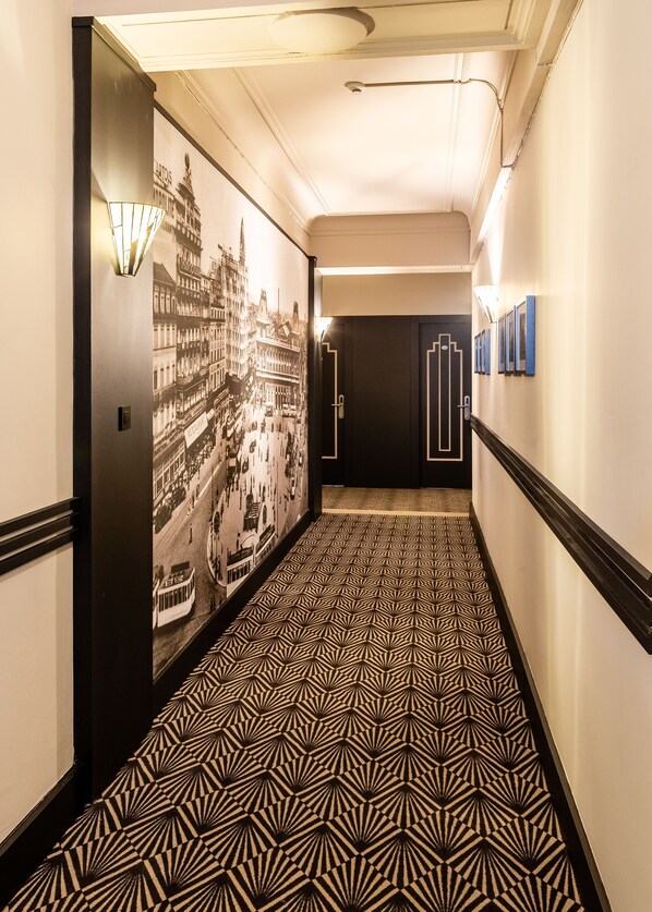 Comfort + | Secretária, secretária adequada para computadores portáteis 