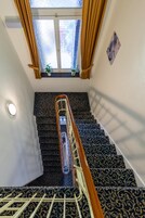 Secretária, Wi-fi grátis, roupa de cama fornecida 