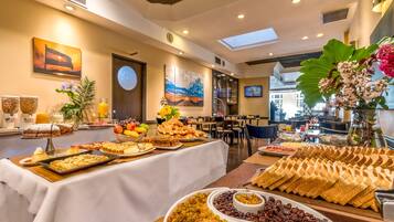 Café da manhã com buffet todos os dias (ARS 10000 por pessoa)