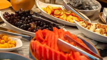 Café da manhã com buffet todos os dias mediante uma taxa